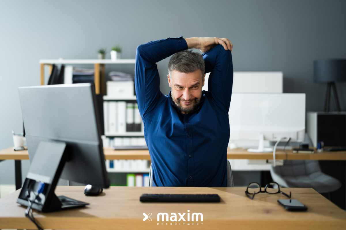 Keeping Fit with a Desk Job | 10 Easy Tips